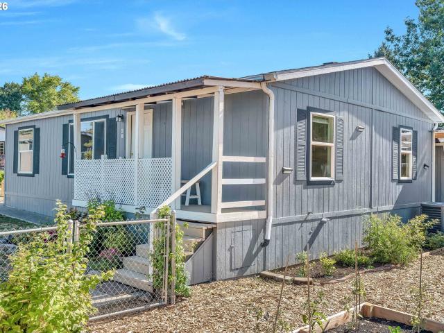 8300 ne quatama st # 28
