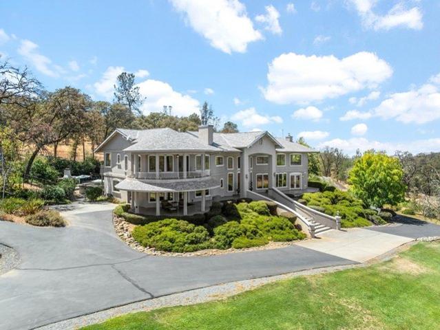 8300 Country Club Ln, Auburn, CA 95602