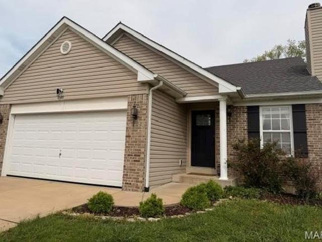 8300 Crystal Ridge Ct, Cedar Hill, MO 63016