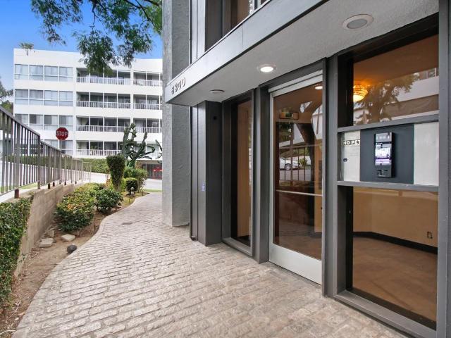 8300 De Longpre 2 Bedroom Apartment for Rent at 8300 De Longpre Ave, West Hollywood, CA 90069 West Hollywood