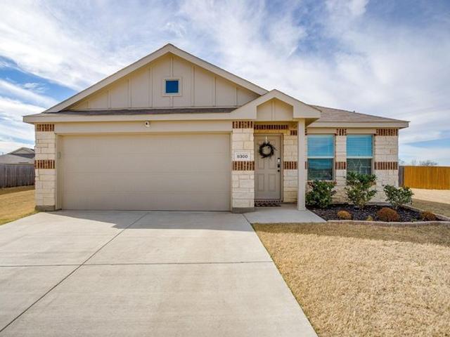 8300 Hollow Bend St, Fort Worth, TX 76123