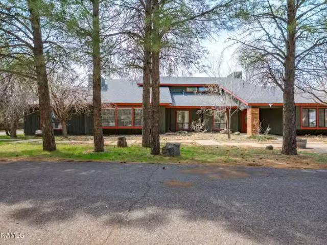 8300 Koch Field Rd, Flagstaff, AZ 86004 MLS 200261