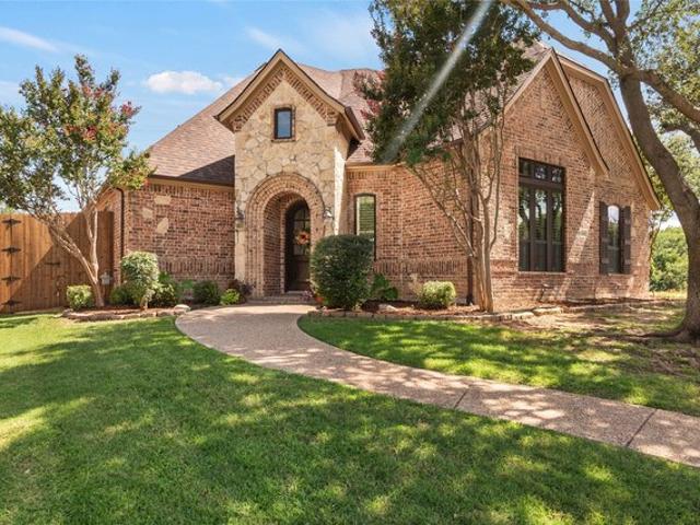 8300 Southridge Ct, North Richland Hills, TX 76182