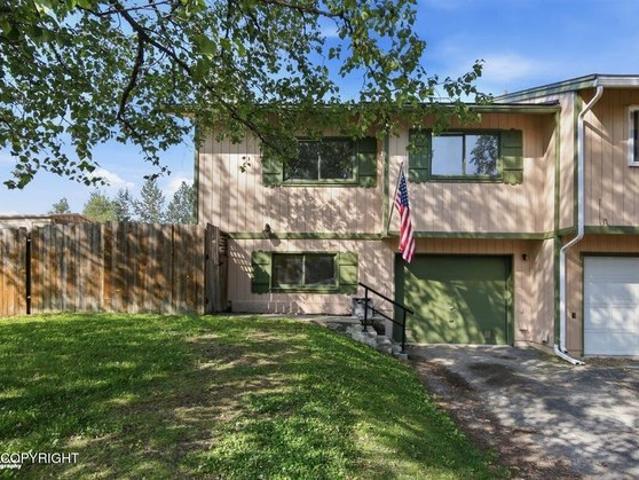 8301 Ragged Top Cir, Anchorage, AK 99504