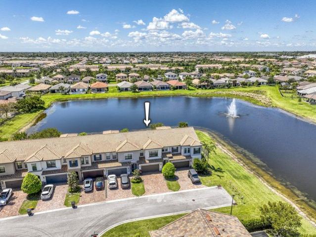 8301 Rearing Ln, Lake Worth, FL 33467