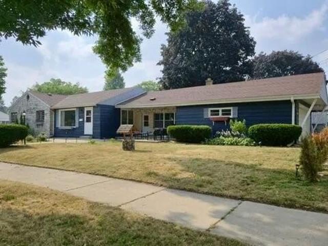 8301 W Nash St, Milwaukee, WI 53222