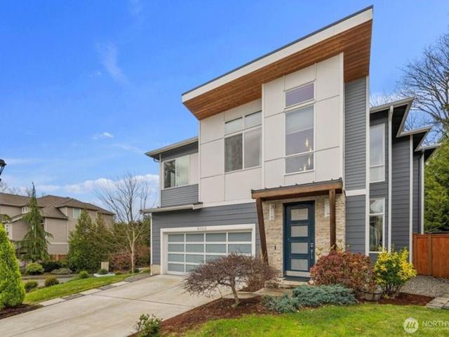 8302 NE 203rd St, Kenmore, WA 98028