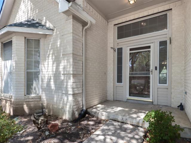 8302 Cambria Dr