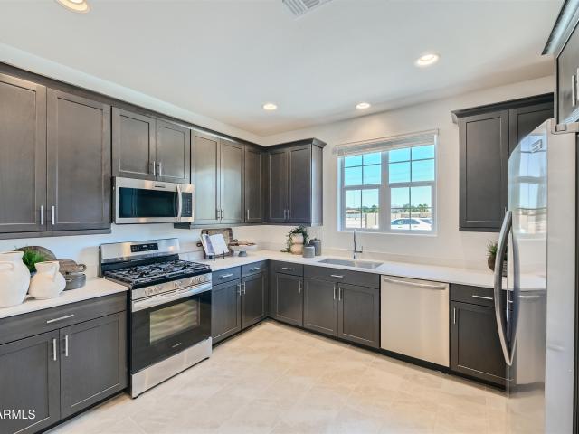 8302 e prairie avenue