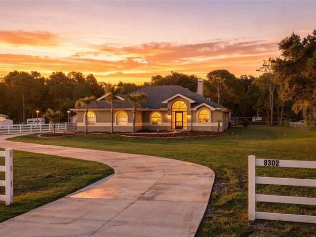 8302 West Dr, Wesley Chapel, FL 33544