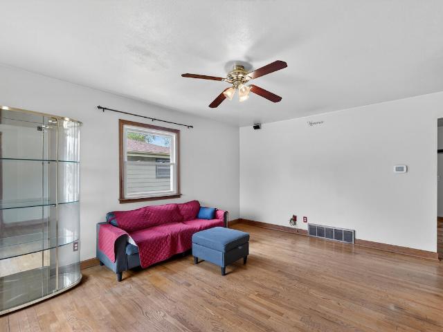 8302 26 Ave