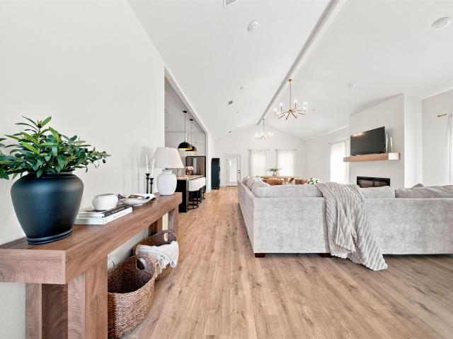 8303 Button Cove