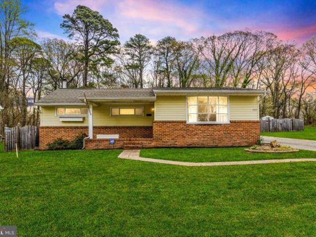 8303 Brookwood Rd, Millersville, MD 21108