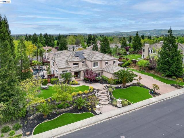 8303 Regency Dr