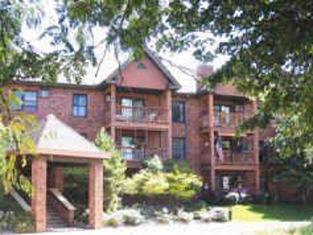 $830 / 1br Luxury One Bedroom May 1st La Crosse map