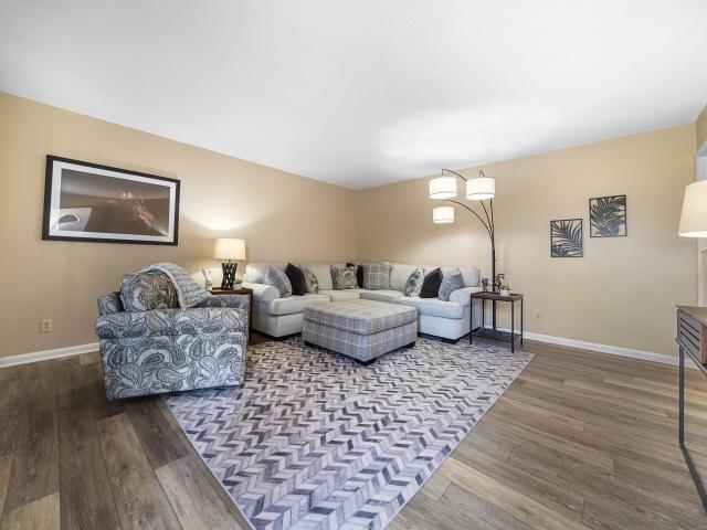 830 Bellaire Drive