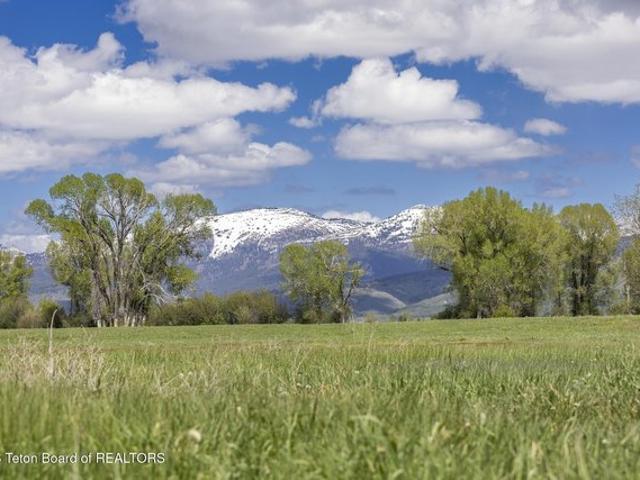830 Gilroy Ln, Driggs, ID 83422