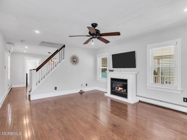 830 Dunlewy Street