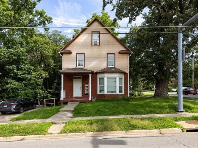 830 E Burlington St, Iowa City, IA 52240