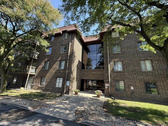 830 Elder Rd Apt 111, Homewood, IL 60430