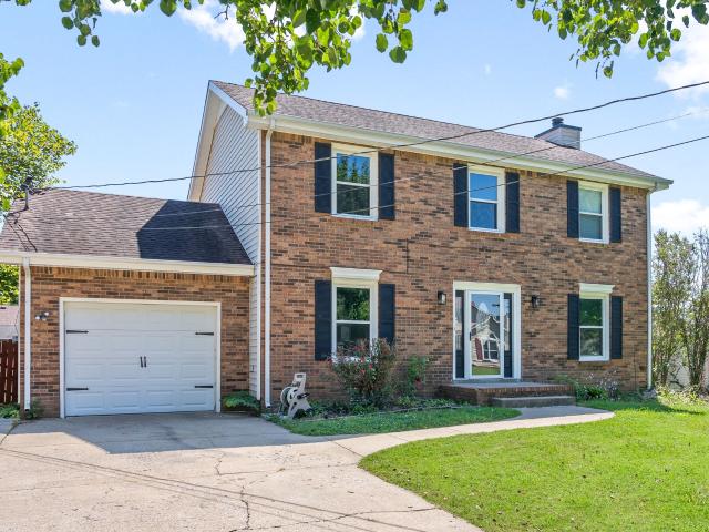 830 Iris Ln