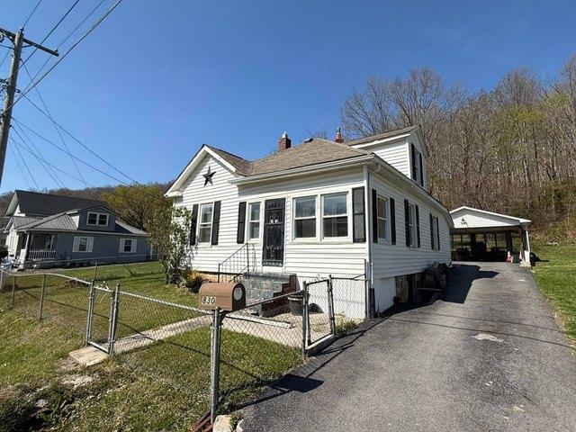 830 Old Bramwell Rd, Bluefield, WV 24701