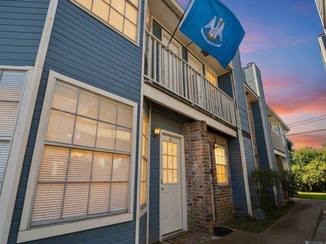 830 Meadow Glen Ave Apt A, Zachary, LA 70791
