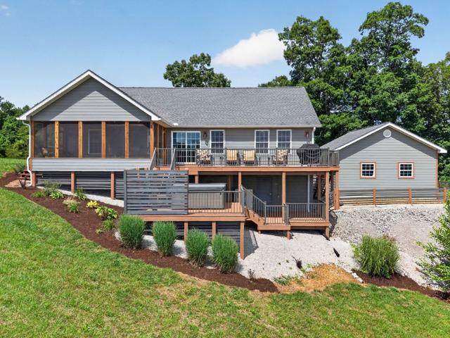 830 Meadowlark