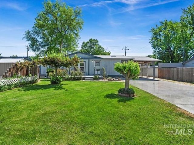 830 N 3rd St E, Mountain Home, ID 83647