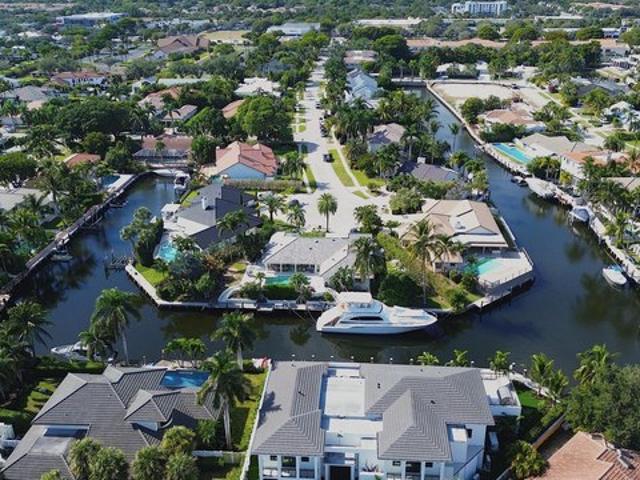 830 NE Boca Bay Colony Dr, Boca Raton, FL 33487