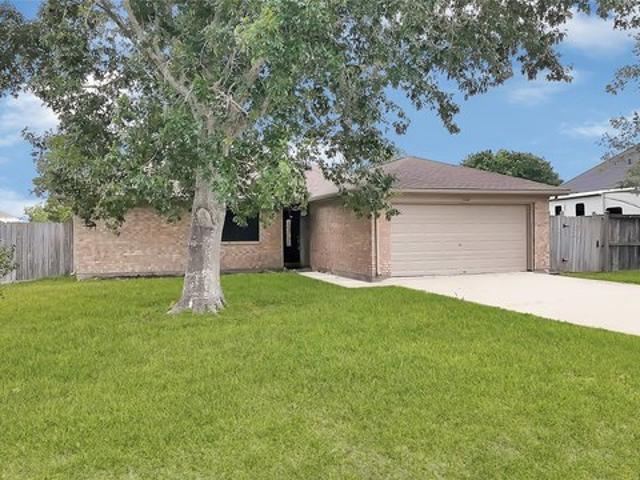 830 S 6th St, La Porte, TX 77571