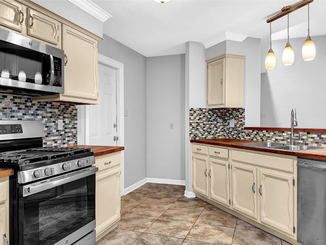 830 S 6th Street