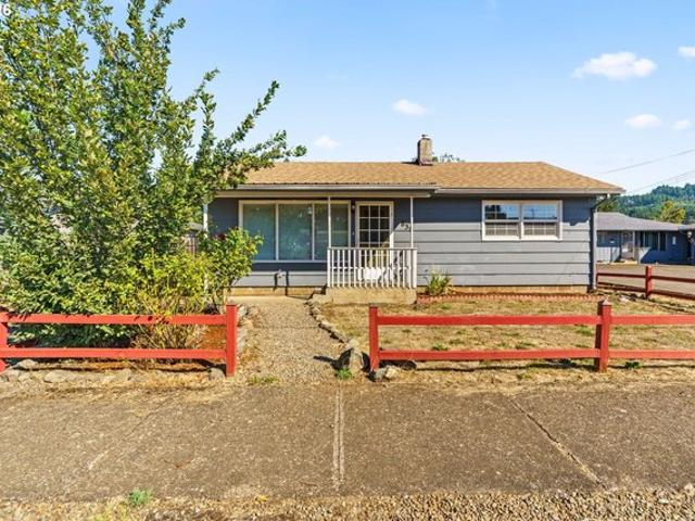 830 S 7th St, Cottage Grove, OR 97424
