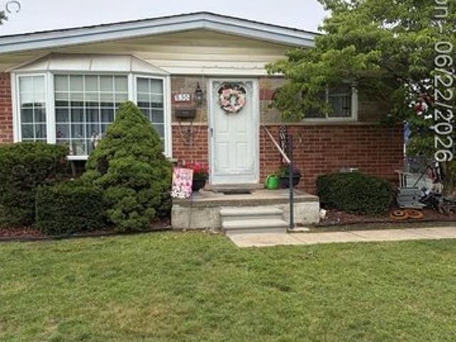 830 S Venoy Rd, Westland, MI 48186