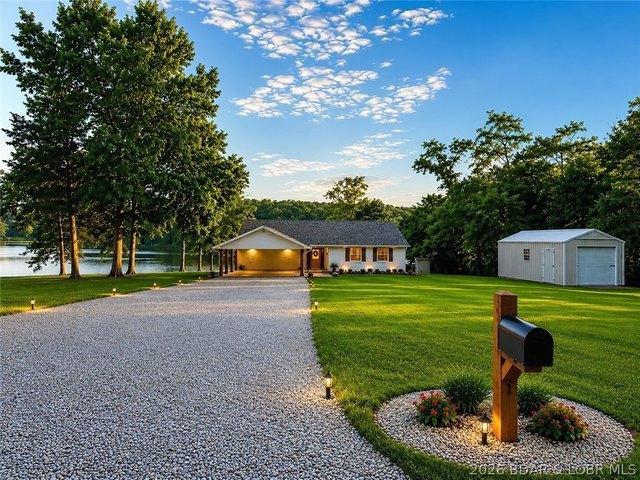 830 S Fork Ln, Tipton, MO 65081