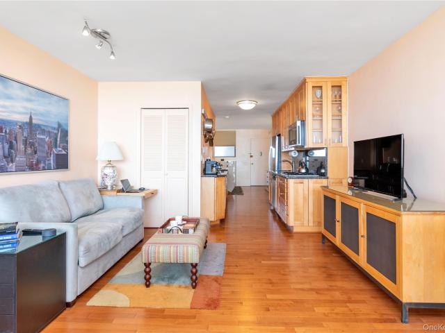 830 Shore Road 3i