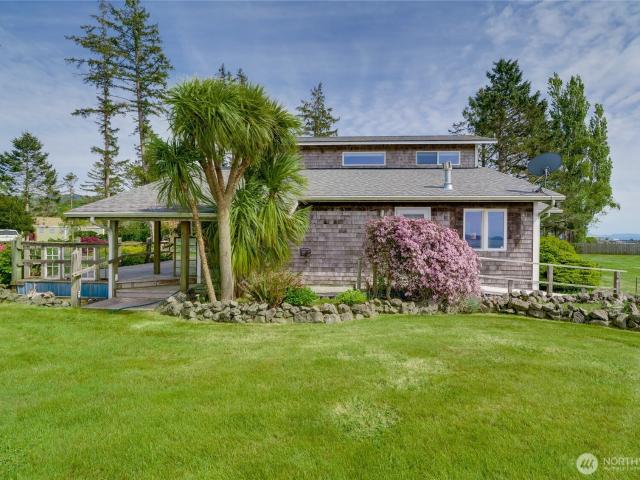 830 Riverview LN