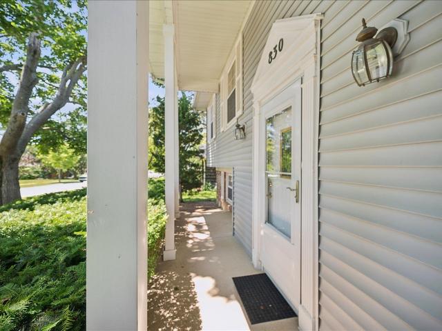 830 Woodhollow Lane