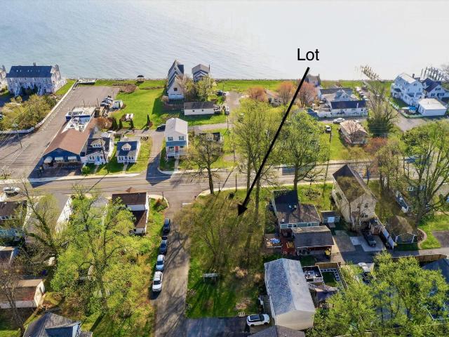 8314 Bayside Road