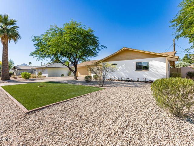 8314 e camelback road