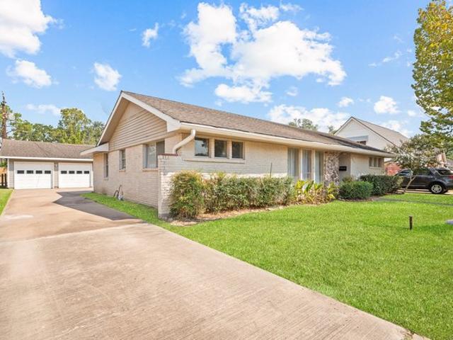 8314 Edgemoor Dr, Houston, TX 77036