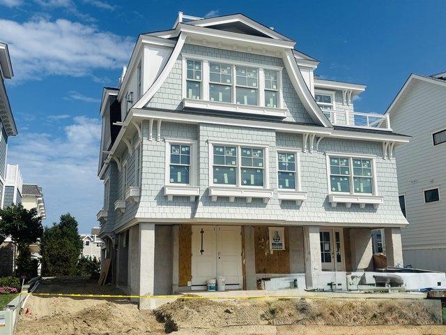 8314 Sunset Dr, Stone Harbor, NJ 08247