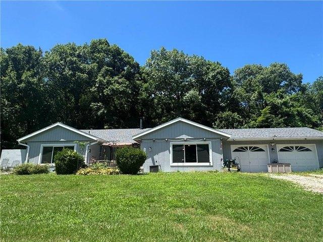 8314 S Corn Rd, Oak Grove, MO 64075