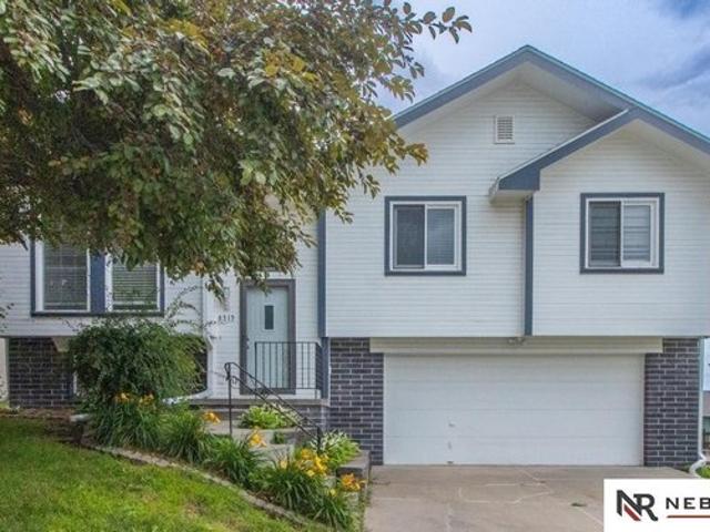 8315 Girard St, Omaha, NE 68122