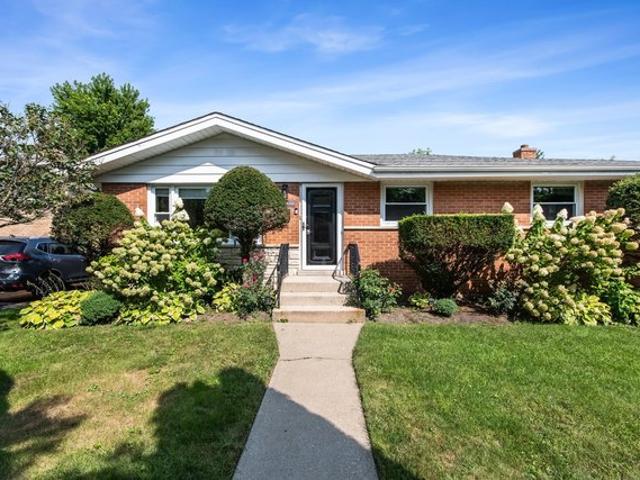 8315 Parkside Ave, Morton Grove, IL 60053