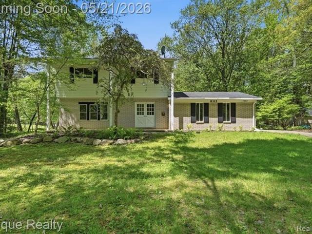 8315 Reese Rd, Independence, MI 48348