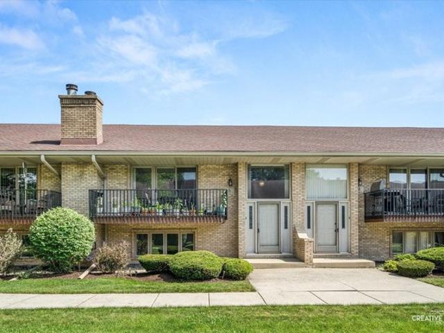 8316 Woodland Dr Unit 5, Darien, IL 60561
