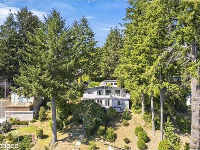 83179 Clear Lake Rd, Florence, OR 97439