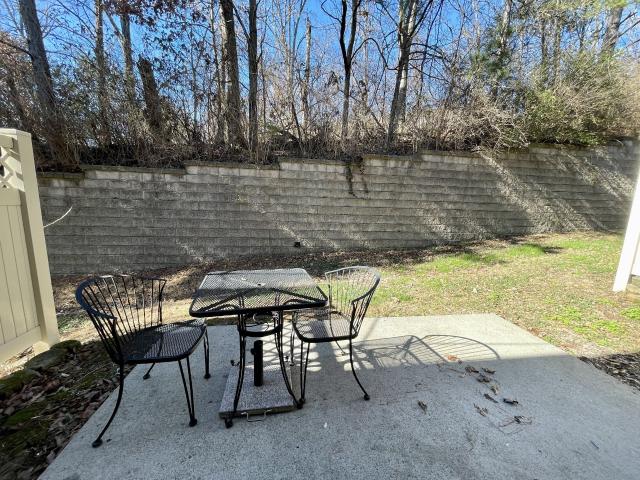 8318 Oak Knoll Dr
