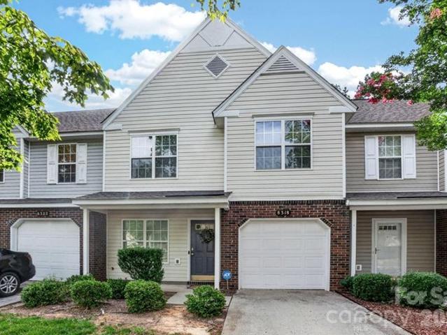 8318 Christmas Ct, Charlotte, NC 28216